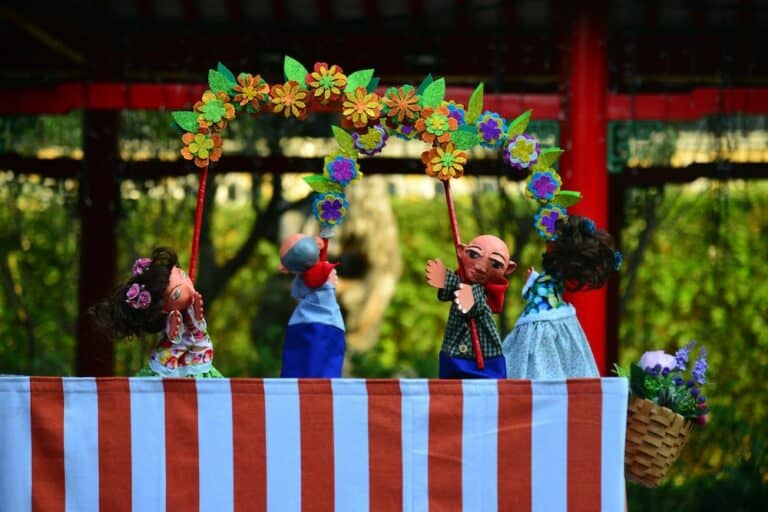 How to Build a DIY Puppet Theater | Built by Kids - Empowering Kids to ...